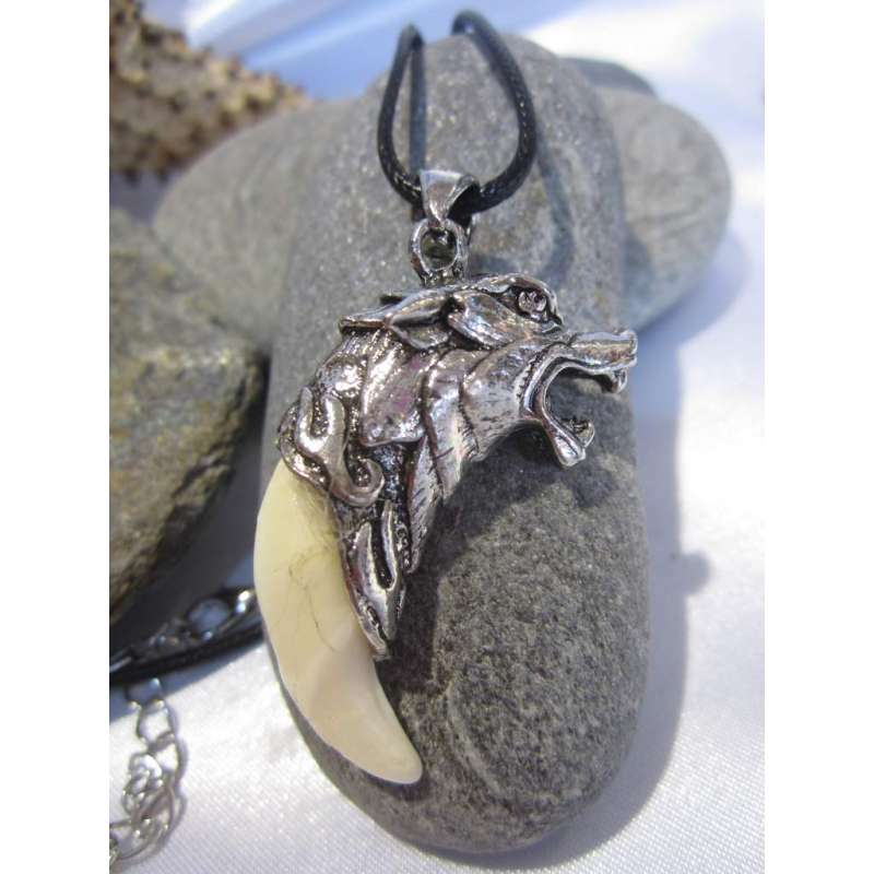 COLGANTE LOBO COLMILLO BLANCO - Regalos Boga